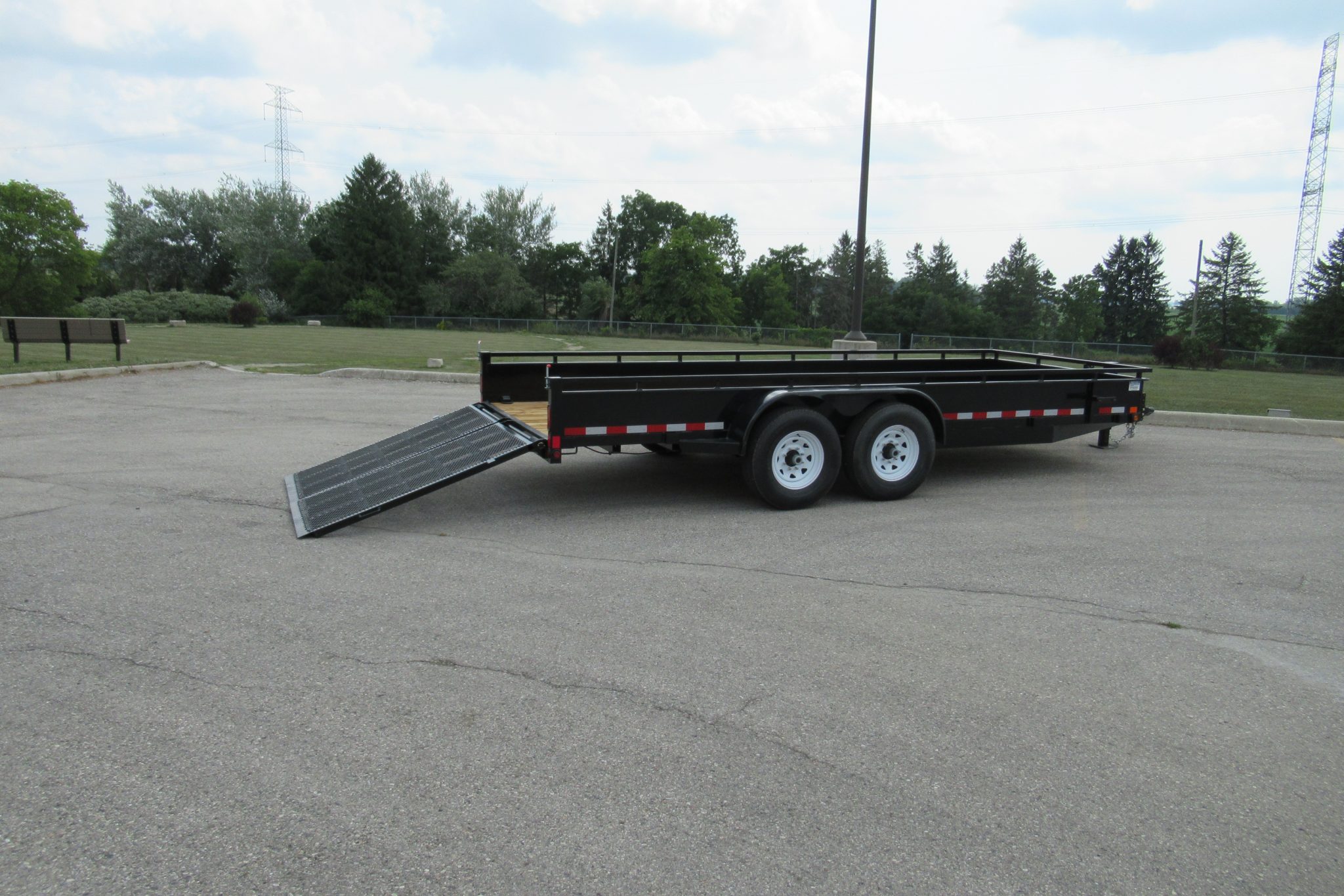 TANDEM AXLE STEEL SIDE UT.14K | Canada Trailers